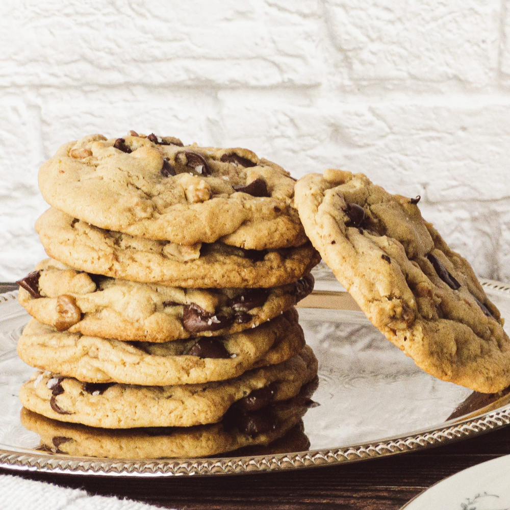 Easy Bakery-Style Chocolate Chip Cookies Recipe - Mainely Flour